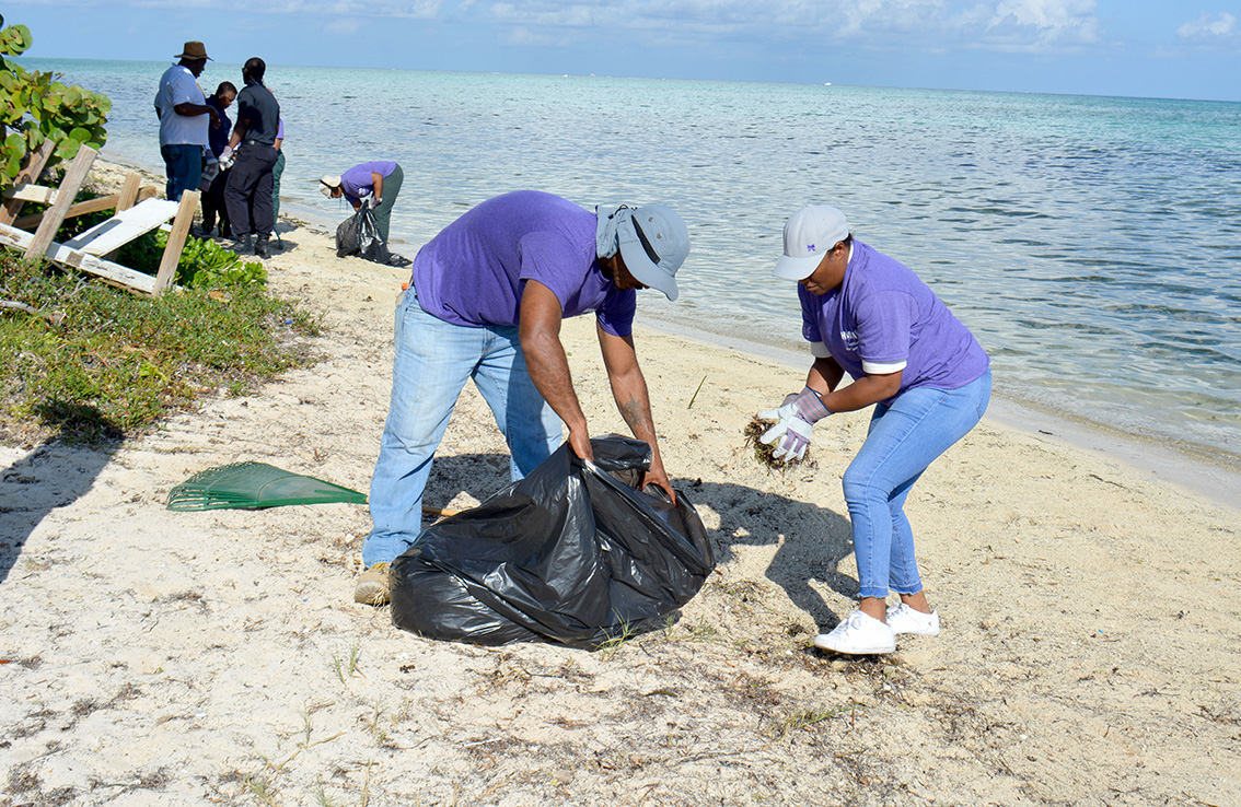 Inmates Clean Up