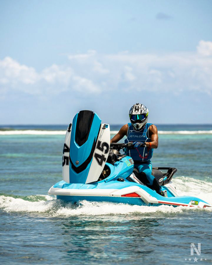 Jet around Cayman is back