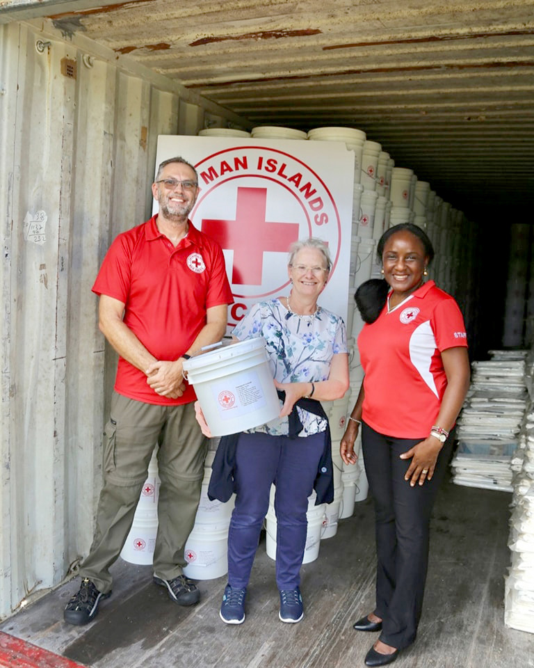 GOVERNOR JANE OWEN VISITS CAYMAN ISLANDS RED CROSS SHELTER AND COMMENDS ...