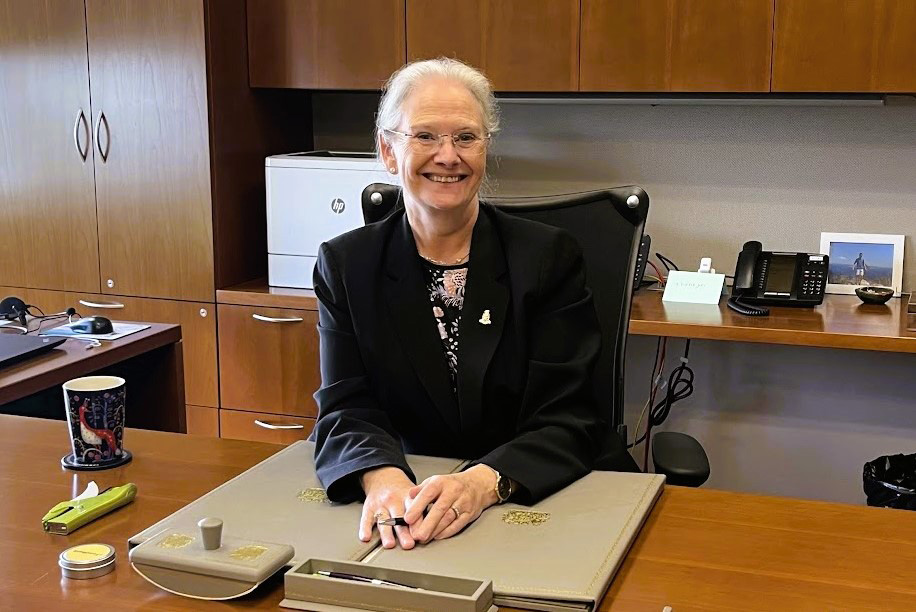 GOVERNOR OPTIMISTIC ABOUT CAYMAN